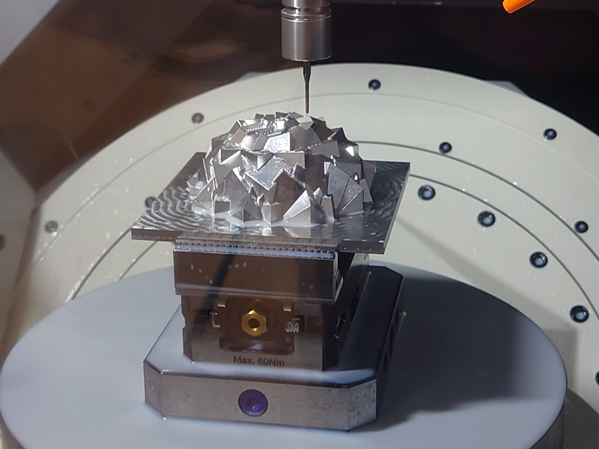 設備新規導入しました。5軸マシニングセンタ D200Z加工サンプル | 株式会社仙北谷